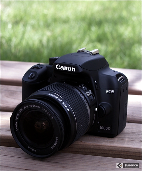 부담스럽지 않게 품을 수 있는 DSLR, 캐논 EOS 1000D | 케이벤치 리뷰