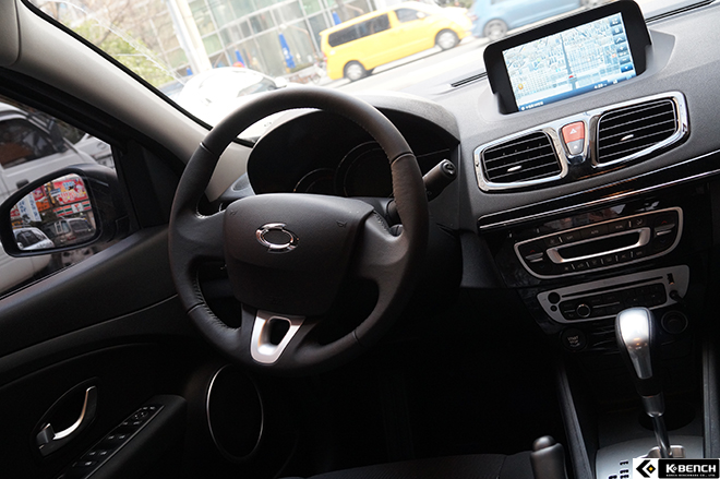 [단박시승기] 르노삼성 SM3 dCi, 뒷짐지다 등 떠밀려 나온 준중형 디젤 | 케이벤치 리뷰