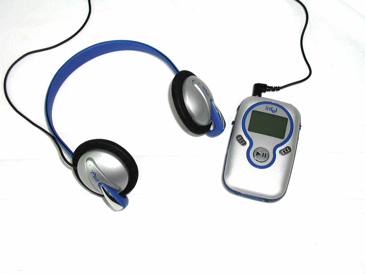 [리뷰] 30곡의 콘서트, 인텔 Pocket Concert | 케이벤치 리뷰